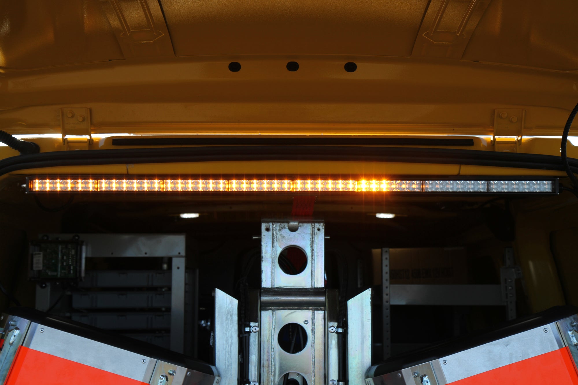 Traffic Director / Warning Bar - 552mm – Redtronic